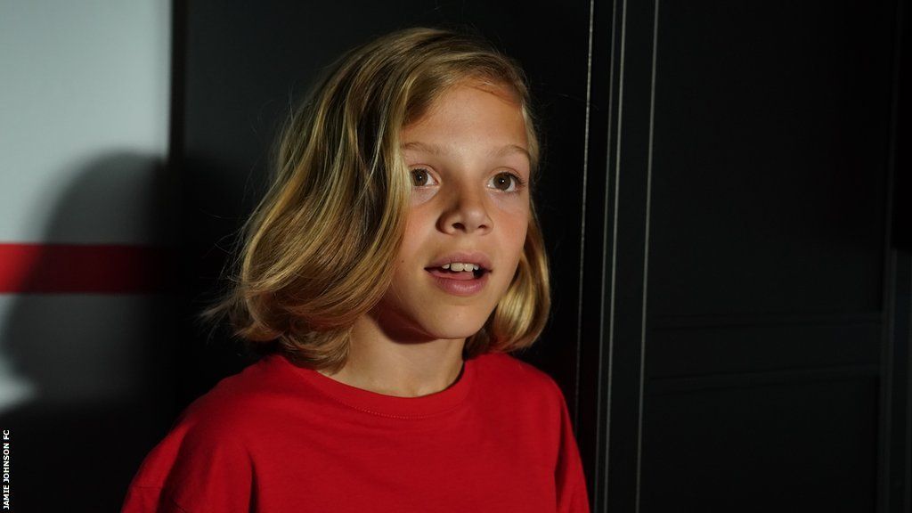 Premier League predictions: Chris Sutton v The Football Academy's Tash ...