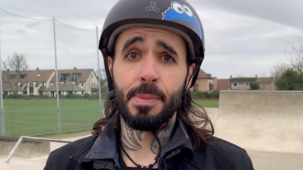 Thame skateboarder Lilly Strachan sees Brazil plans put on hold - BBC News