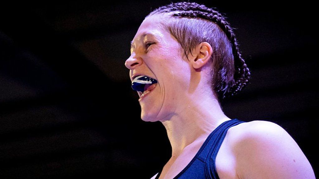 Hannah Rankin: Lockdown life with bassoon-playing boxer - BBC Sport
