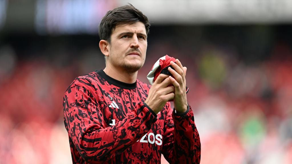 Manchester United: Harry Maguire stay looks more likely - BBC Sport