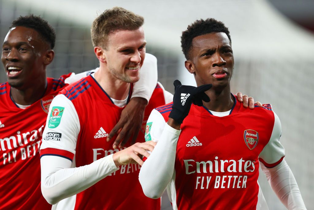 Arsenal 'need to win a trophy' this season - BBC Sport