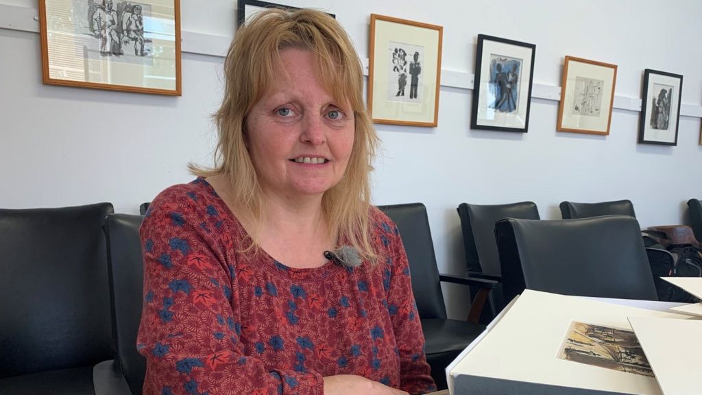 Dylanwad Ystradgynlais 'yn bwysig' i artist o Wlad Pwyl - BBC Cymru Fyw