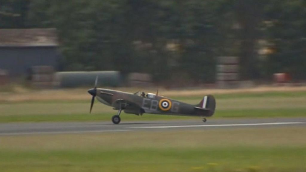 Memorial to Spitfire pilot shot down over Bournemouth - BBC News