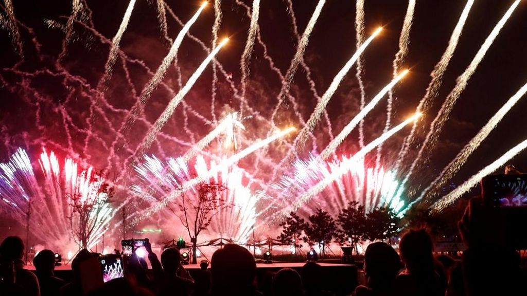 Bonfire night: Your top tips on how stay safe - BBC Newsround
