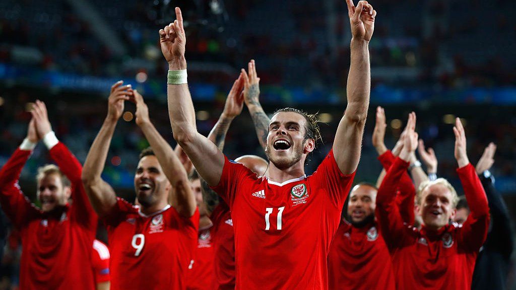 Warren Gatland: Wales head coach Lions front runner - Steve Hansen ...