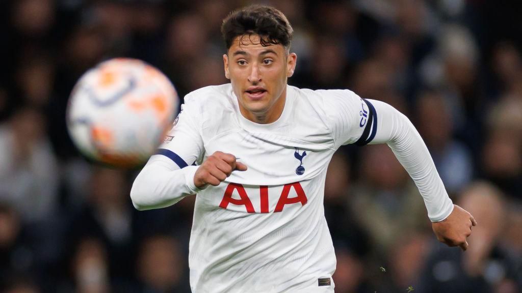 Tottenham's Veliz joins Sevilla on loan - BBC Sport