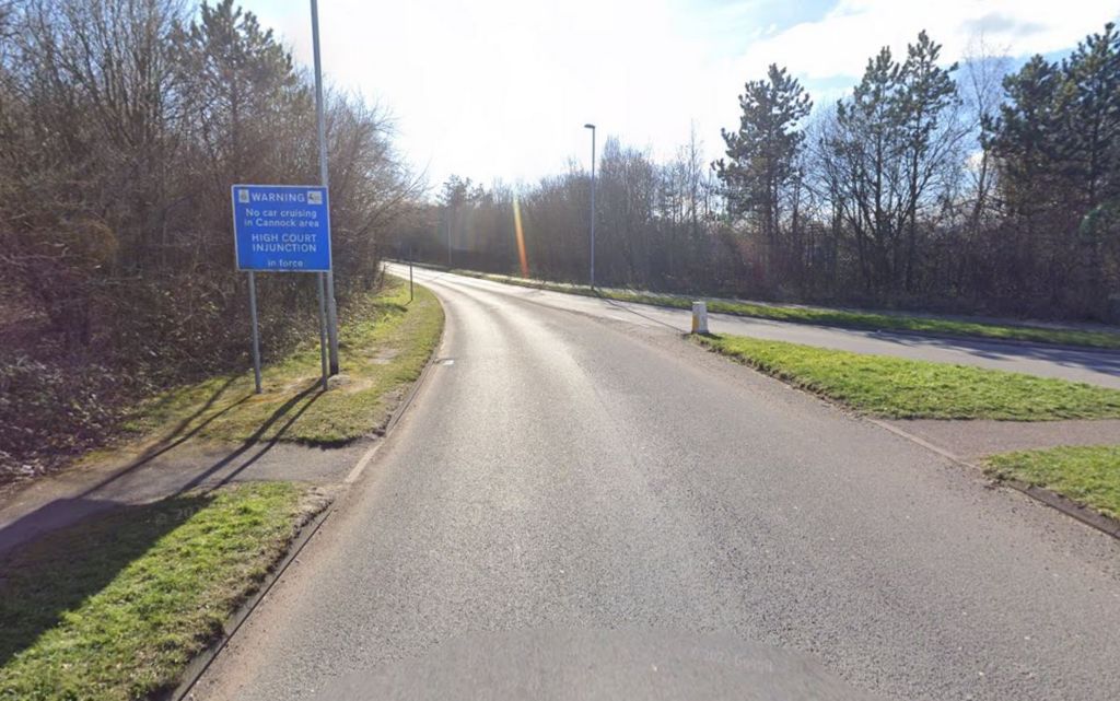 Girl, 15, hit by car in Cannock dies in hospital - BBC News