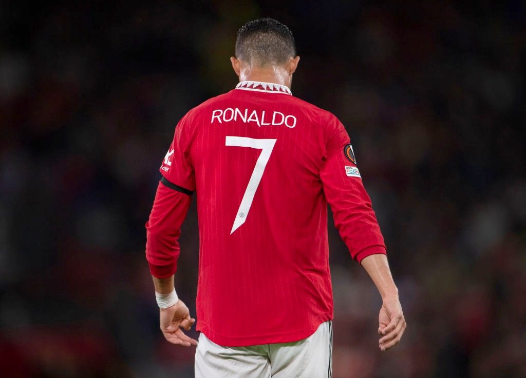 Man Utd: Ronaldo move 'feels like a weight has been lifted' - BBC Sport