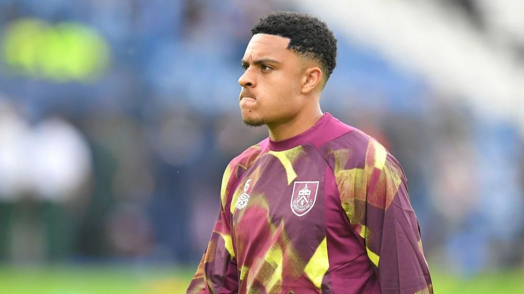 Burnley: CJ Egan-Riley joins PSV Eindhoven on loan - BBC Sport