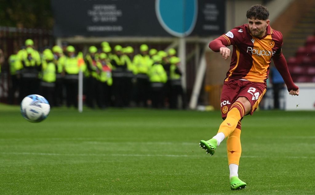 P﻿enney vows Well can make amends at Celtic Park - BBC Sport