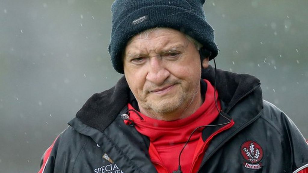 Brian McIver hits out at referee as he quits after Derry defeat - BBC Sport