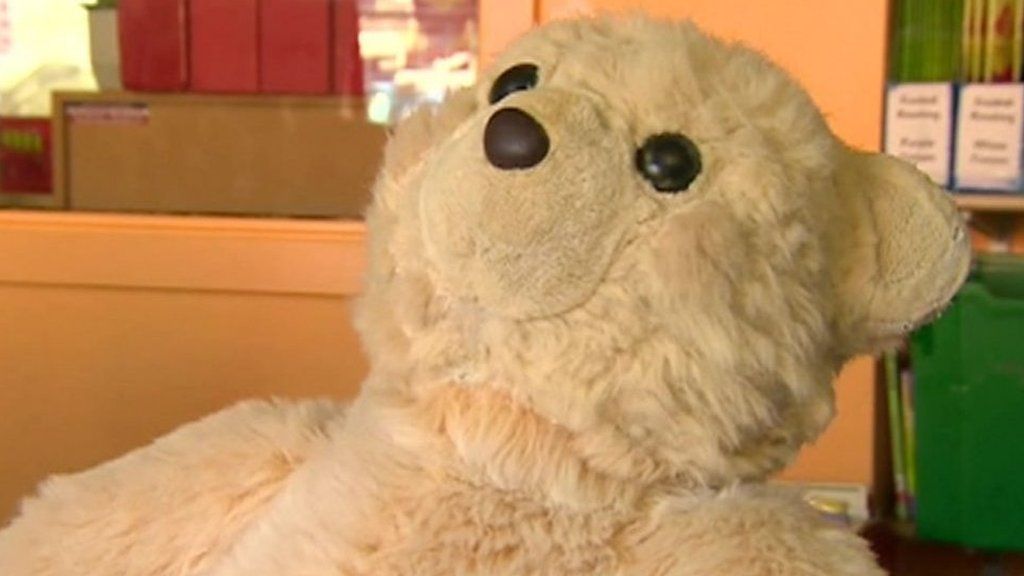 Meet the teddy bear given a new lease of life! - BBC Newsround