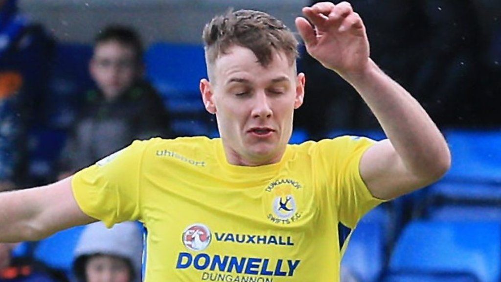 Clucas hits winner as holders Dungannon scrape past Warrenpoint - BBC Sport