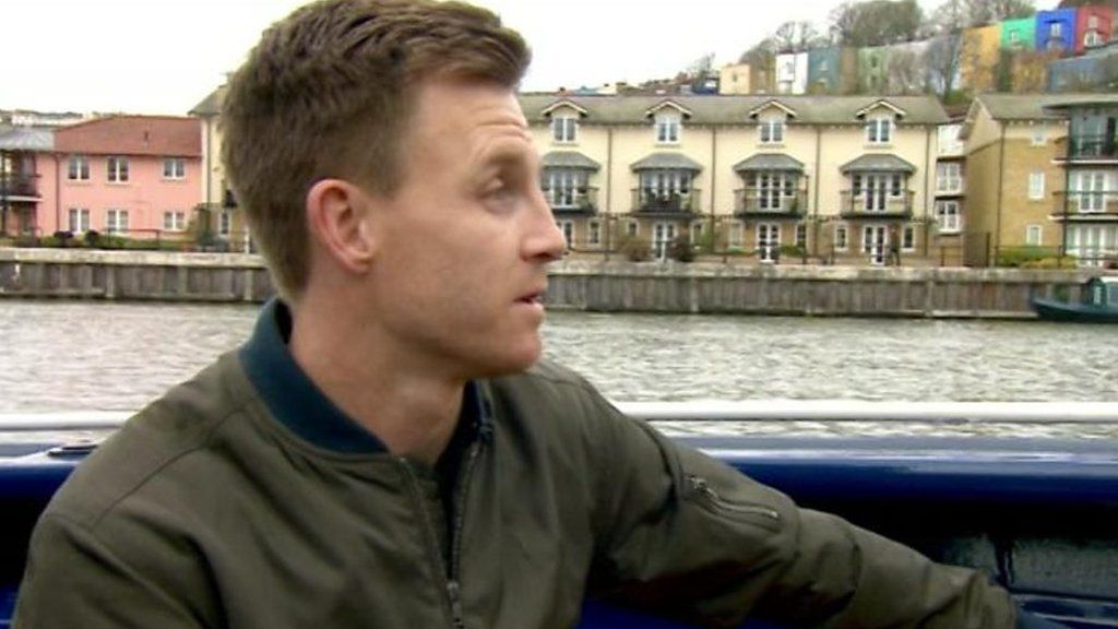 Tony Craig: Bristol Rovers' new signing takes tour of new city - BBC Sport