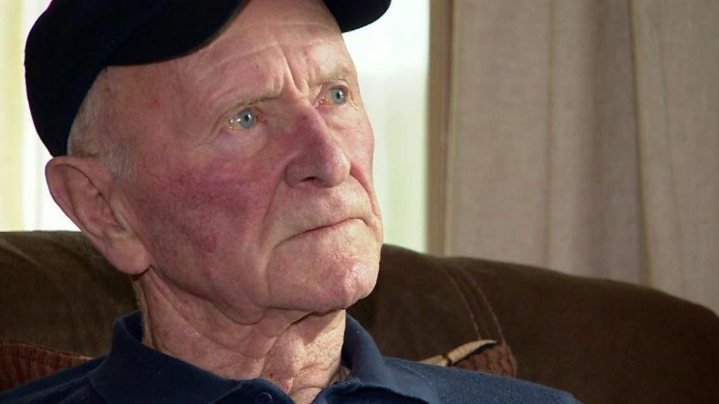 Harry Gregg's poignant poem for Busby Babes - BBC Sport