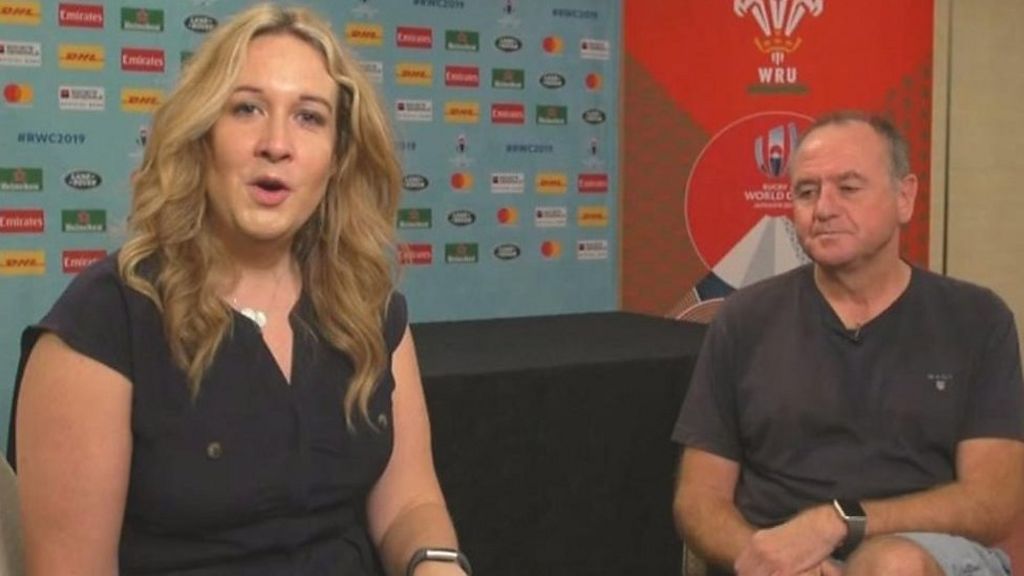 Catrin Heledd yn holi Gareth Charles cyn Cymru v Fiji - BBC Cymru Fyw