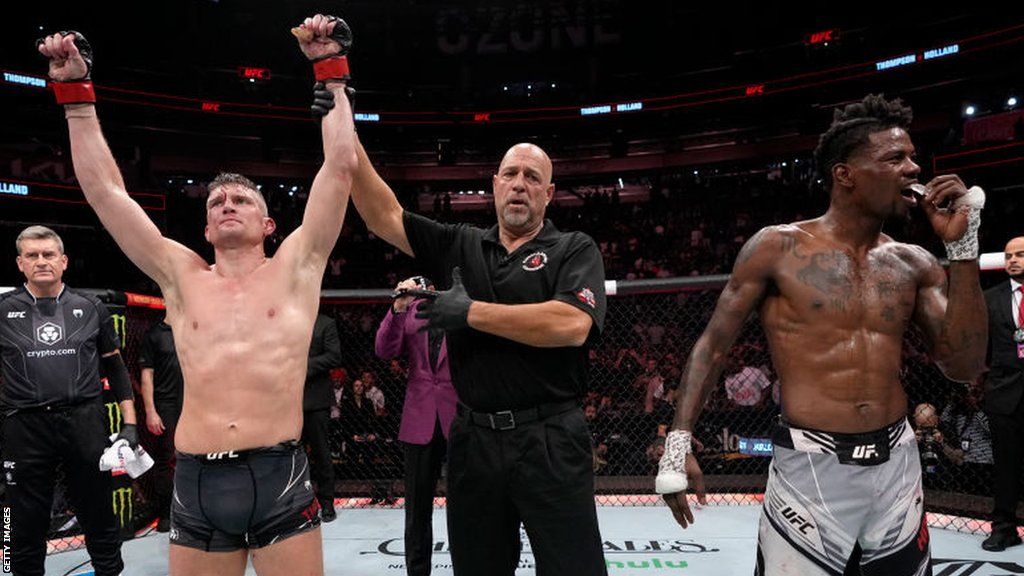 UFC Orlando: Stephen 'Wonderboy' Thompson beats Kevin Holland - BBC Sport