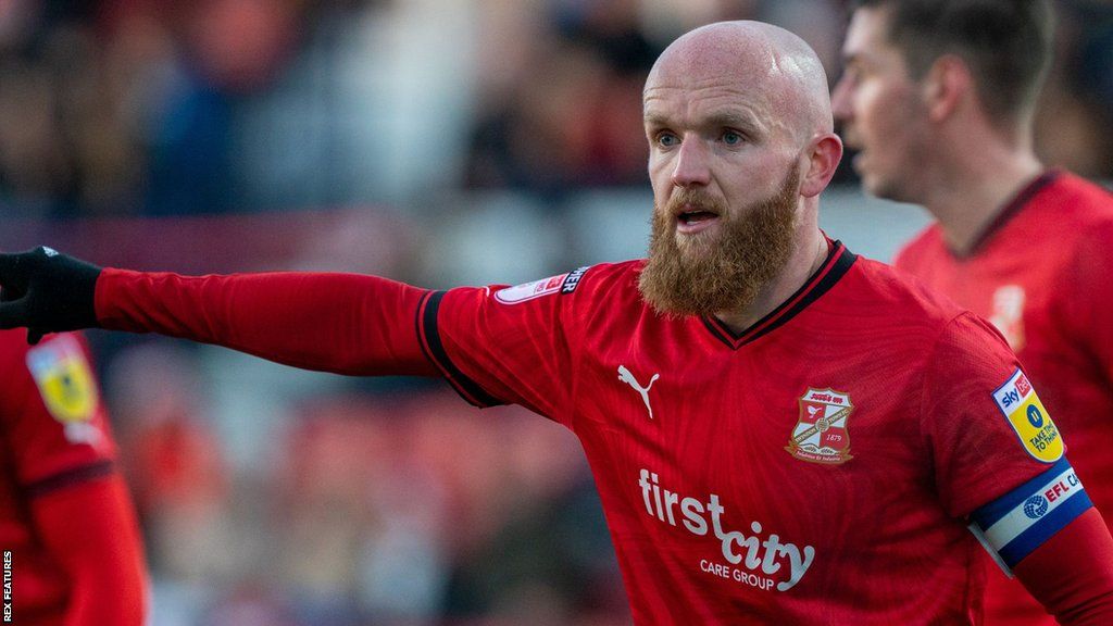 Jonny Williams: Gillingham sign ex-Wales midfielder after Swindon exit ...