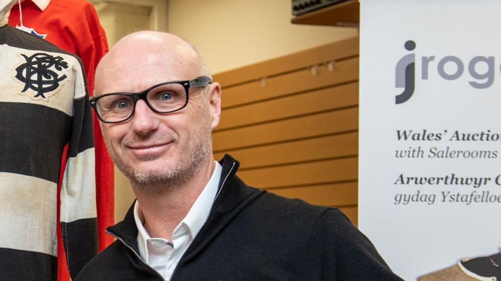 Arwerthwr: 'Mwy o bobl ifanc yn prynu gwaith Kyffin' - BBC Cymru Fyw