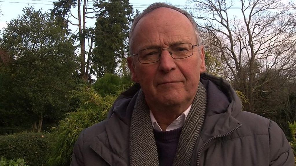 Dynladdiad Dafydd Thomas yn 'ergyd i'r gymuned' - BBC Cymru Fyw