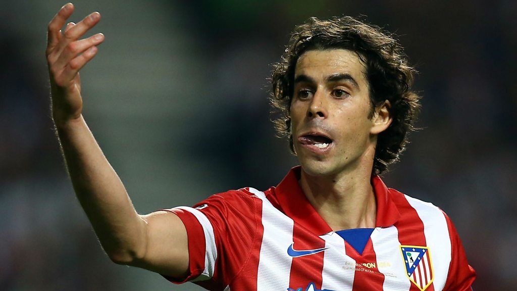 Former Portugal midfielder Tiago takes coaching badges in Belfast ...