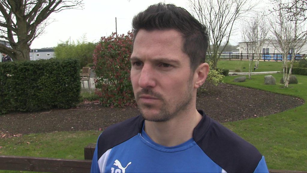 Yann Kermorgant: Reading striker expecting tough Leeds United battle ...