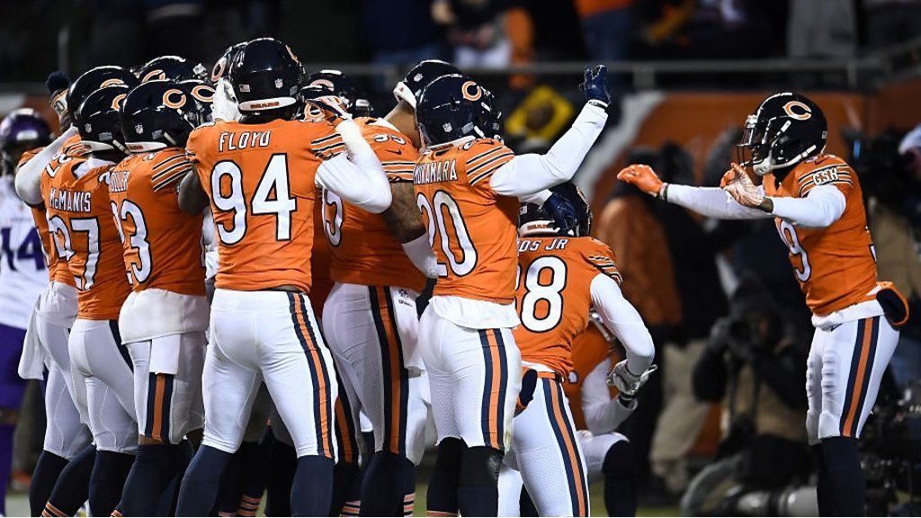NFL: Eddie Jackson conducts Chicago Bears touchdown celebration - BBC Sport