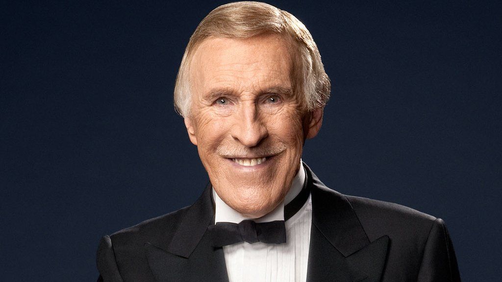 Sir Bruce Forsyth's private funeral held - BBC News