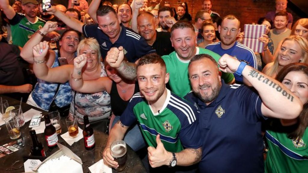 Carl Frampton parties with fans in Manhattan after winning world title ...
