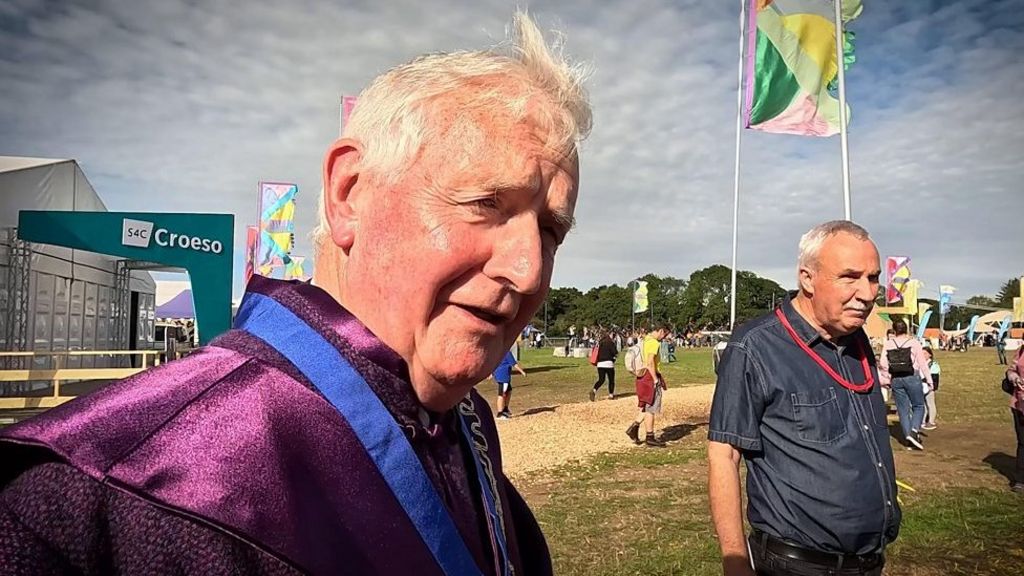 Alun Ffred: Cyfnod clo wedi rhoi amser 'am y tro cyntaf' - BBC Cymru Fyw