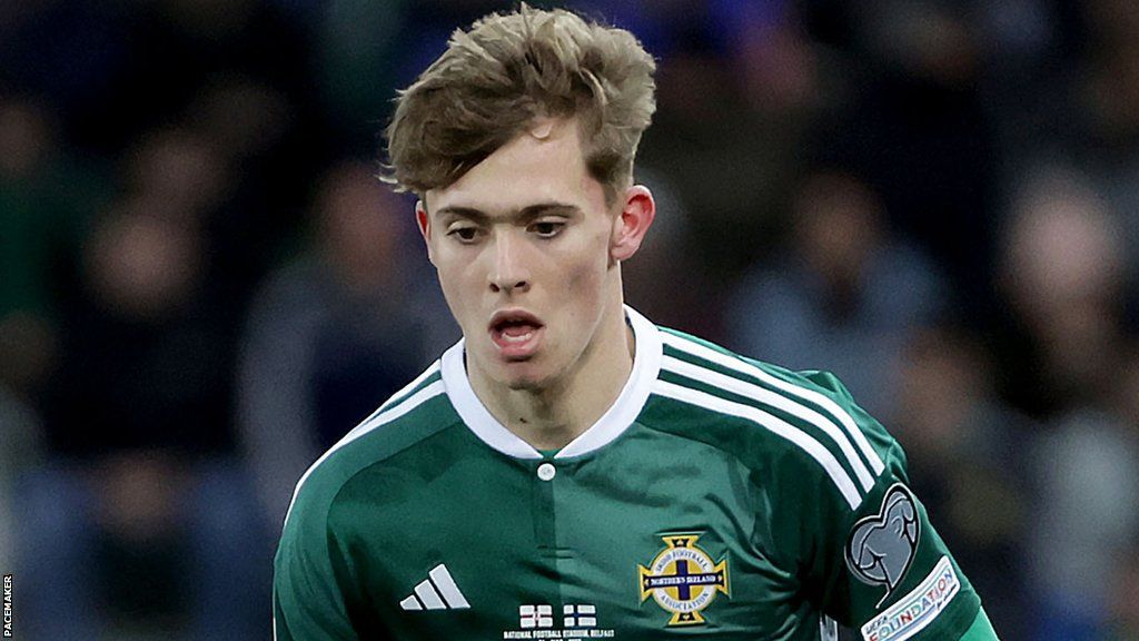 Isaac Price: Teenage Northern Ireland midfielder joins Standard Liege ...