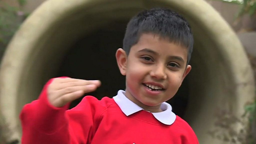 Heathrow expansion: The pods helping children to play in peace - BBC ...
