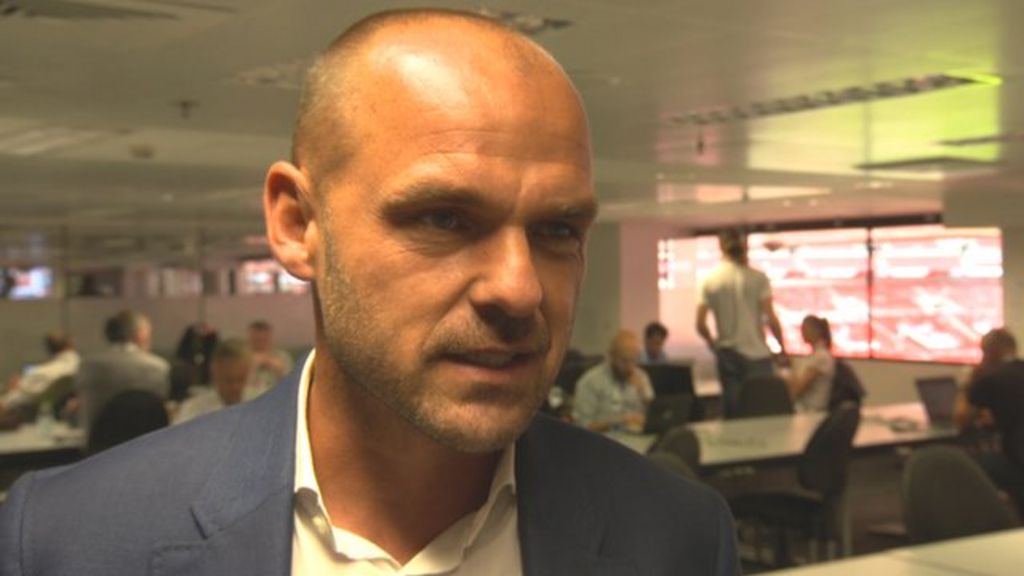 Danny Murphy: Premier League title is two-horse race - BBC Sport
