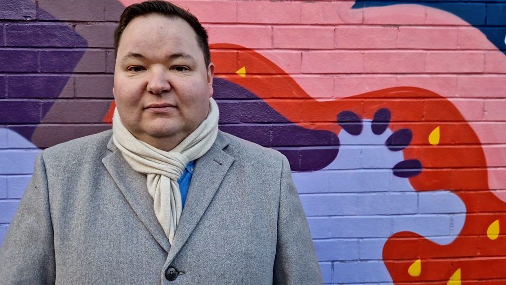 Trafford Council: New MP's replacement as leader confirmed - BBC News