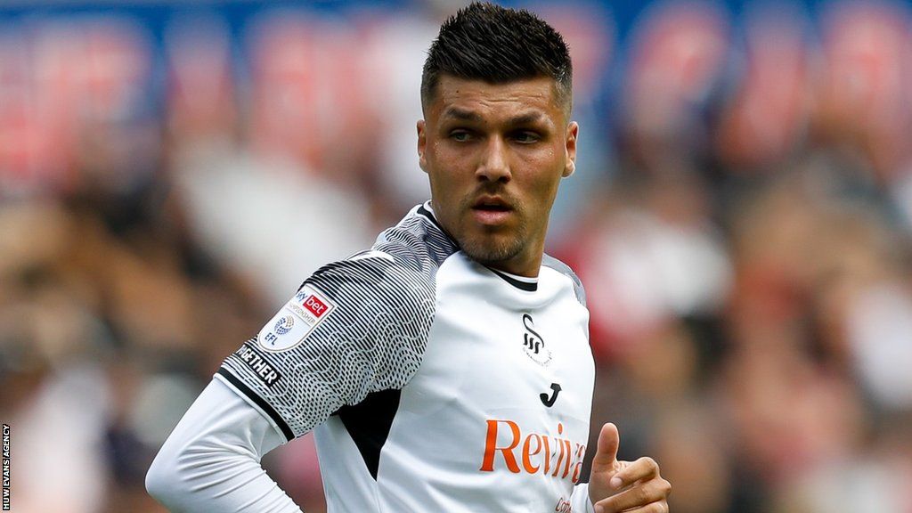 Joel Piroe: Leeds United sign striker from Swansea City for £10m-plus ...