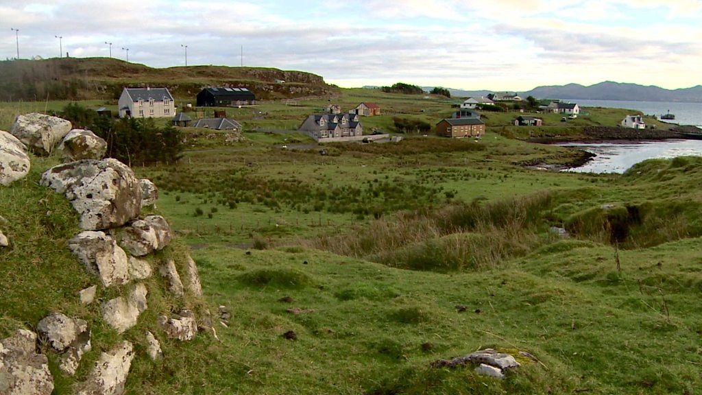 Facts about the isle of Muck in Scotland - BBC Newsround