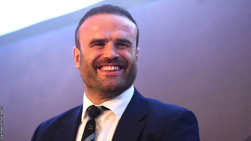 Jamie Roberts: Former Wales centre among new WRU board members - BBC Sport