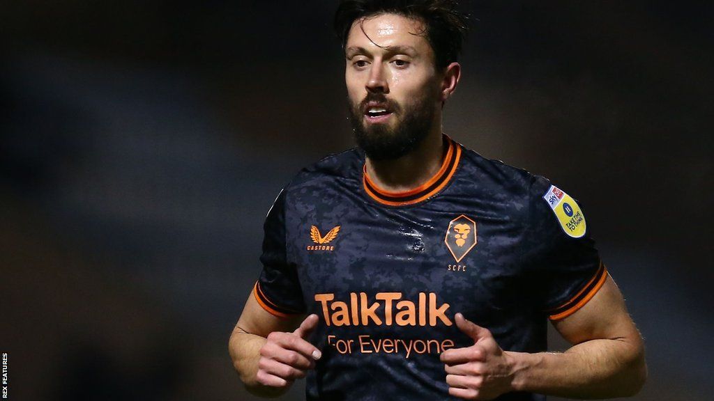 Ashley Eastham and Jason Lowe: Salford City release defenders - BBC Sport