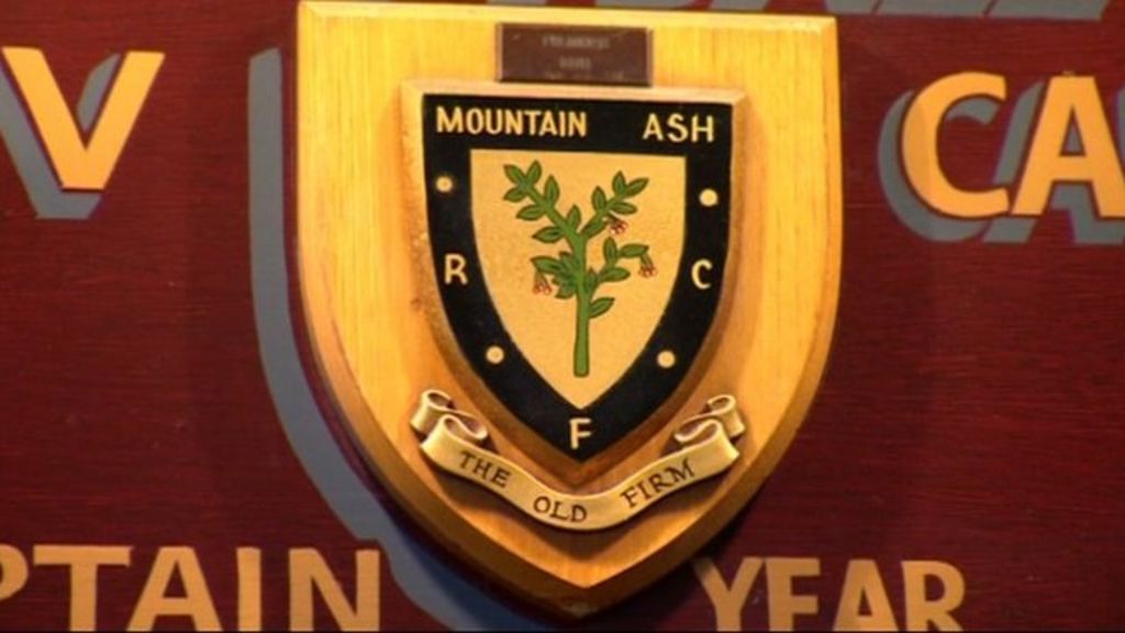 Scrum V: Mountain Ash honours ex-Wales wing Haydn Morris - BBC Sport