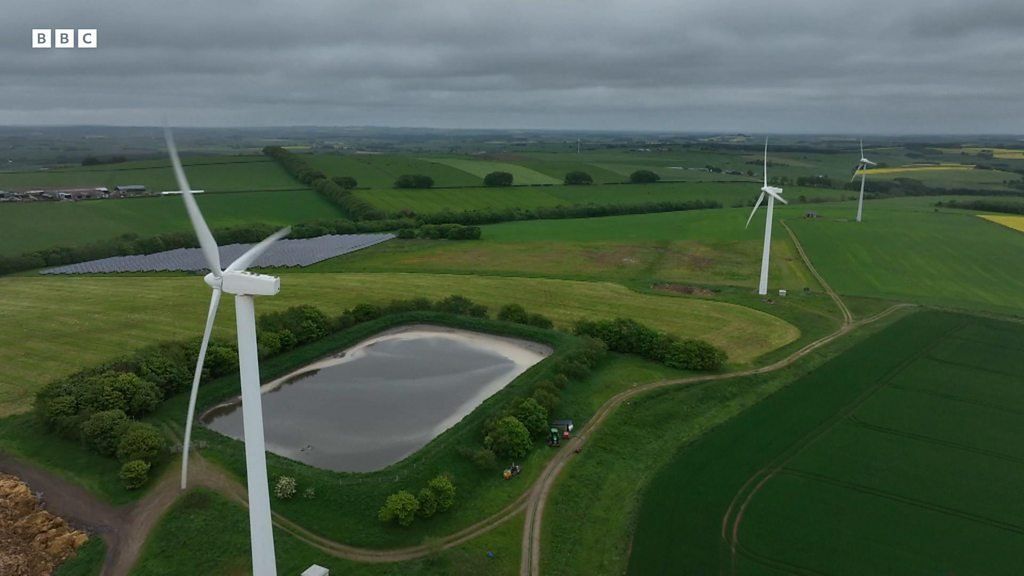 Ath-chuairteachadh air sgiathan chrann-gaoithe - Naidheachdan a' BhBC