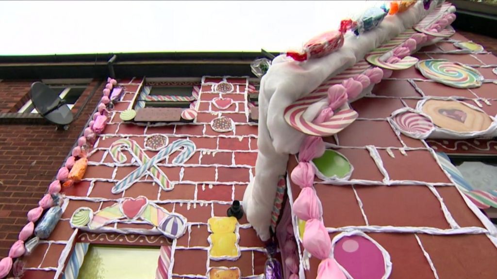 The giant gingerbread house making a street smile - BBC Newsround