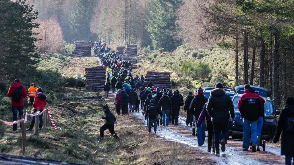 Muddy marvellous: The Snowman Rally - BBC News