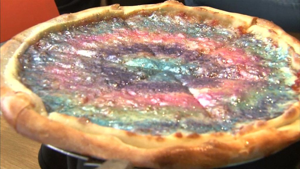 Glitter pizza: check out this sparkly meal - BBC Newsround