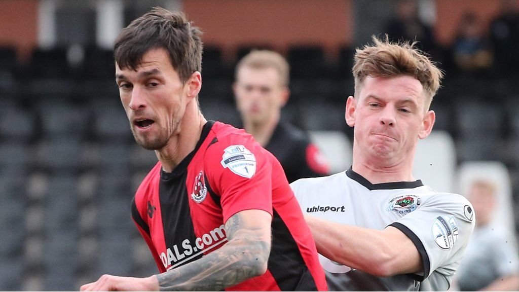 Crusaders lose ground in home draw with Institute - BBC Sport