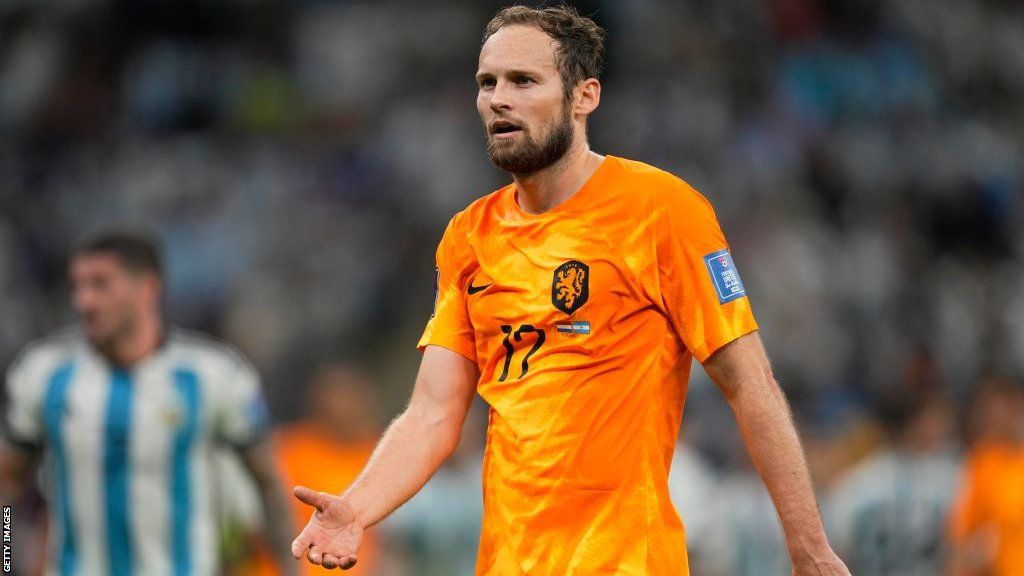 Daley Blind: Netherlands defender joins Bayern Munich - BBC Sport