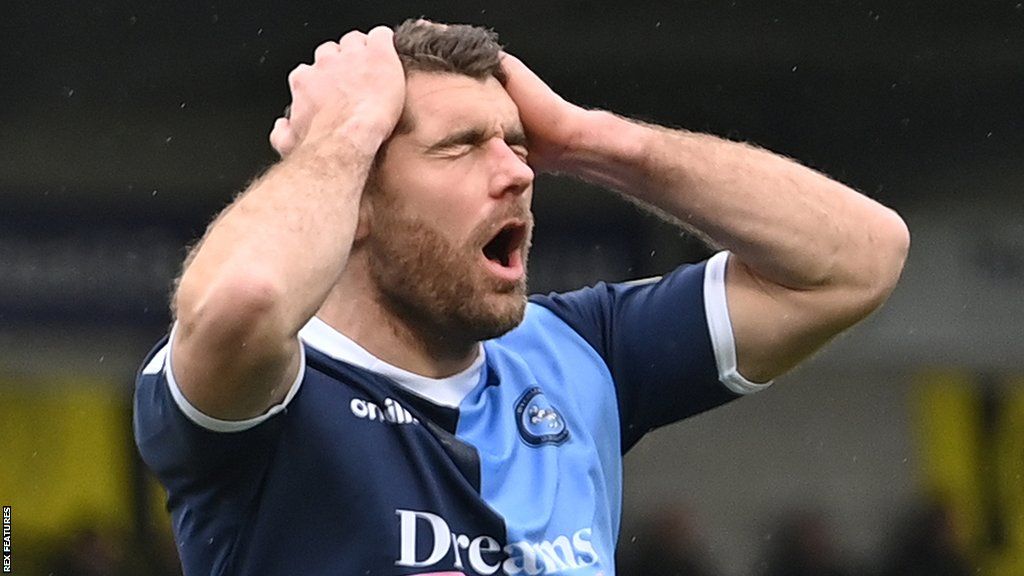 Sam Vokes: Wycombe Wanderers striker agrees new deal despite play-offs ...