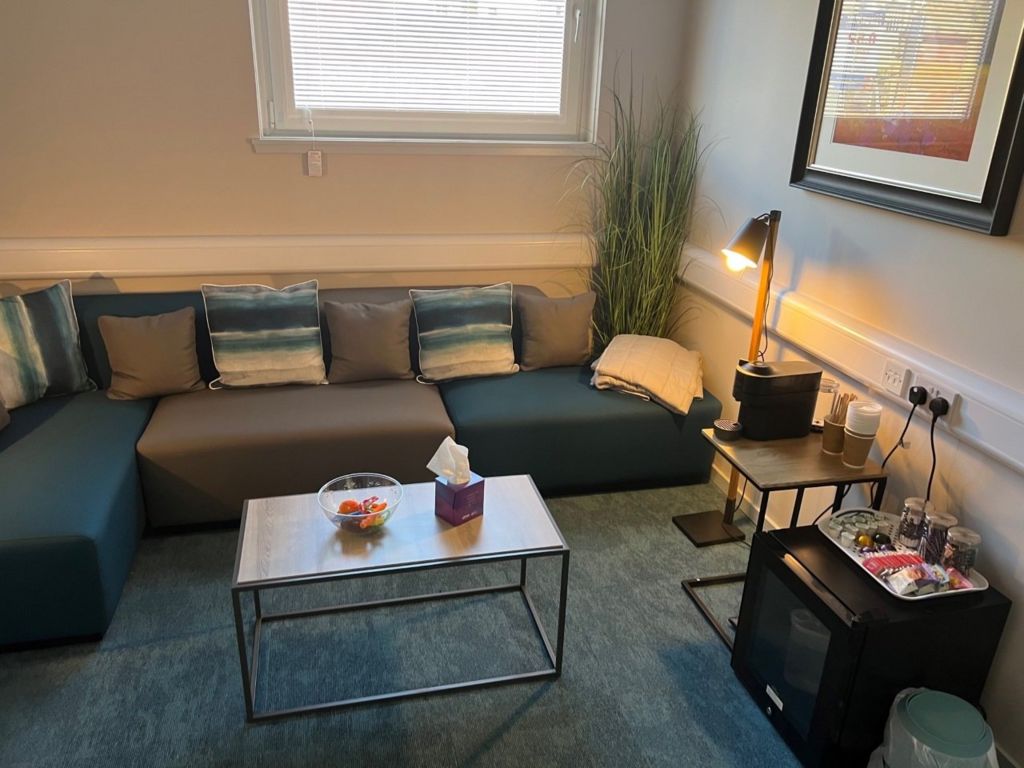 Mental health campaigner welcomes new Dundee crisis centre - BBC News