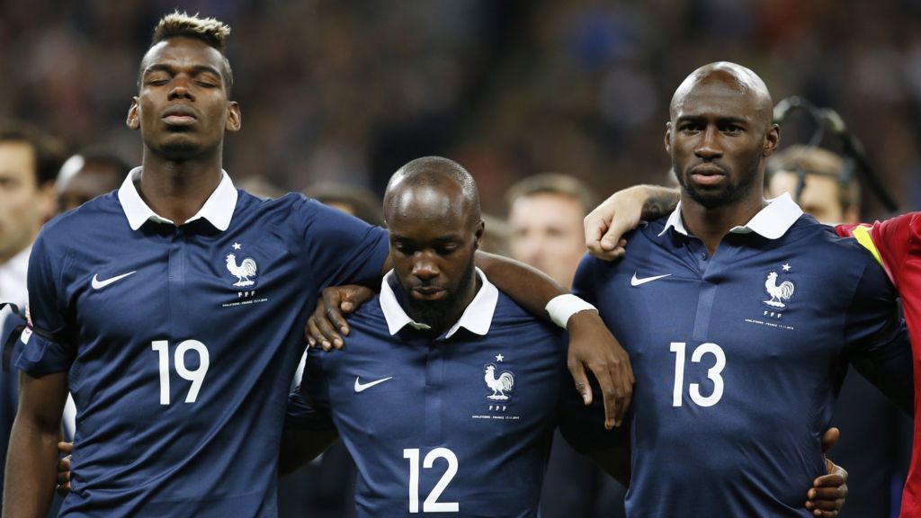 Wembley unites to sing French national anthem - BBC Newsround