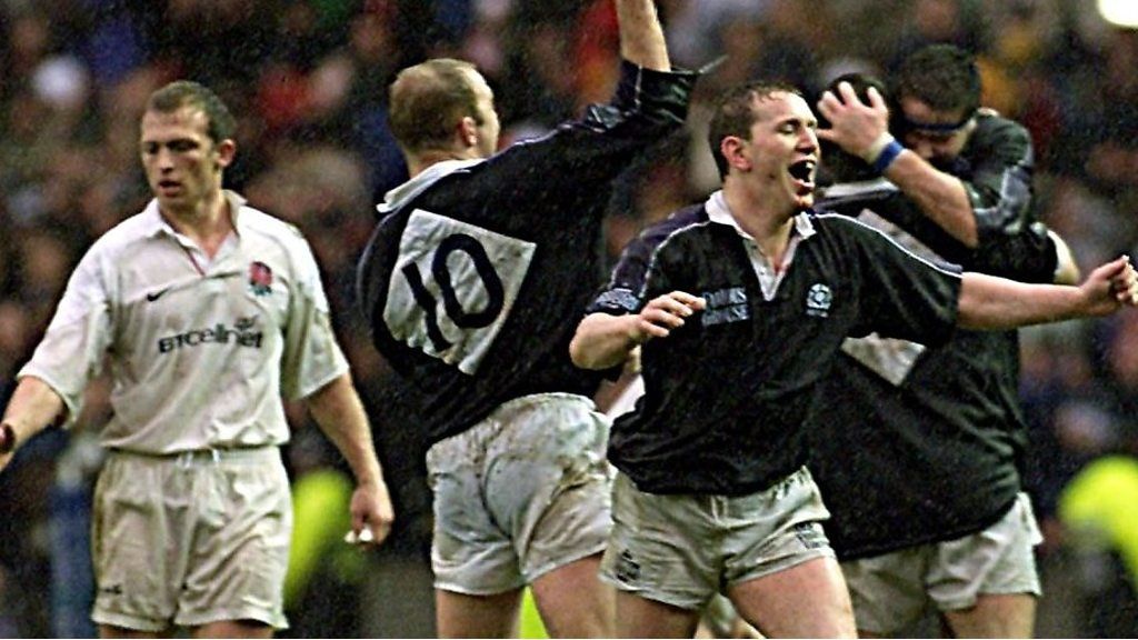 Scotland v England: Relive Duncan Hodge's late try at Murrayfield - BBC ...