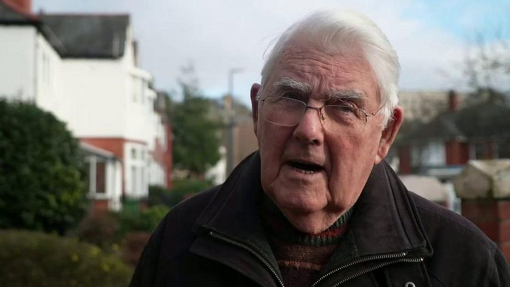 Llythyr sarhaus Aberystwyth yn 'sioc' ac yn 'warthus' - BBC Cymru Fyw